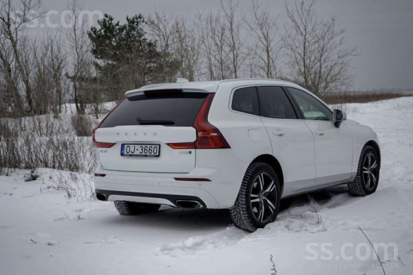 White Volvo XC60 2017 in Liepaja, with an engine capacity of 2.00 L and mileage of 243 thousand km for 19800 €, photo 4 on AUTOMOTO.COM.LV