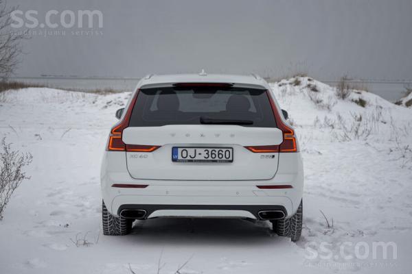 White Volvo XC60 2017 in Liepaja, with an engine capacity of 2.00 L and mileage of 243 thousand km for 19800 €, photo 5 on AUTOMOTO.COM.LV