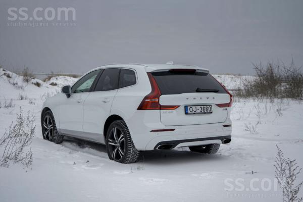 White Volvo XC60 2017 in Liepaja, with an engine capacity of 2.00 L and mileage of 243 thousand km for 19800 €, photo 6 on AUTOMOTO.COM.LV