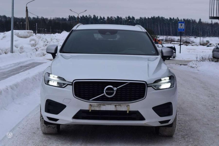 White Volvo XC60 2017 in Vilnius, with an engine capacity of 1.97 L and mileage of 248 thousand km for 20000 €, photo 2 on AUTOMOTO.COM.LV