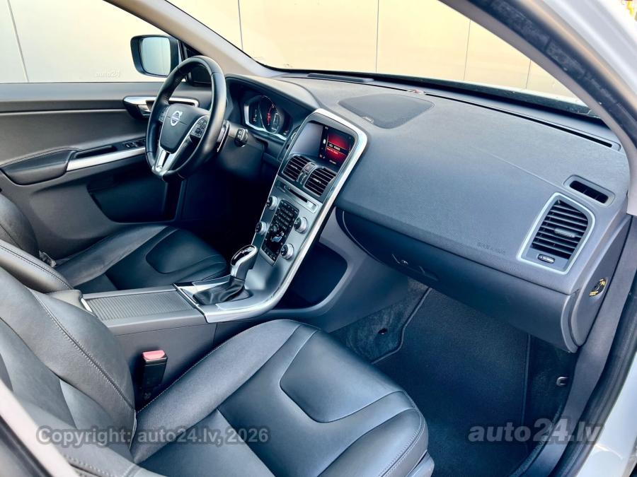 Balts Volvo XC60 2017 Tallina, ar dzinēja tilpumu 2.40 L un nobraukumu 210 tūkst. km par 16500 €, foto 12 vietnē AUTOMOTO.COM.LV