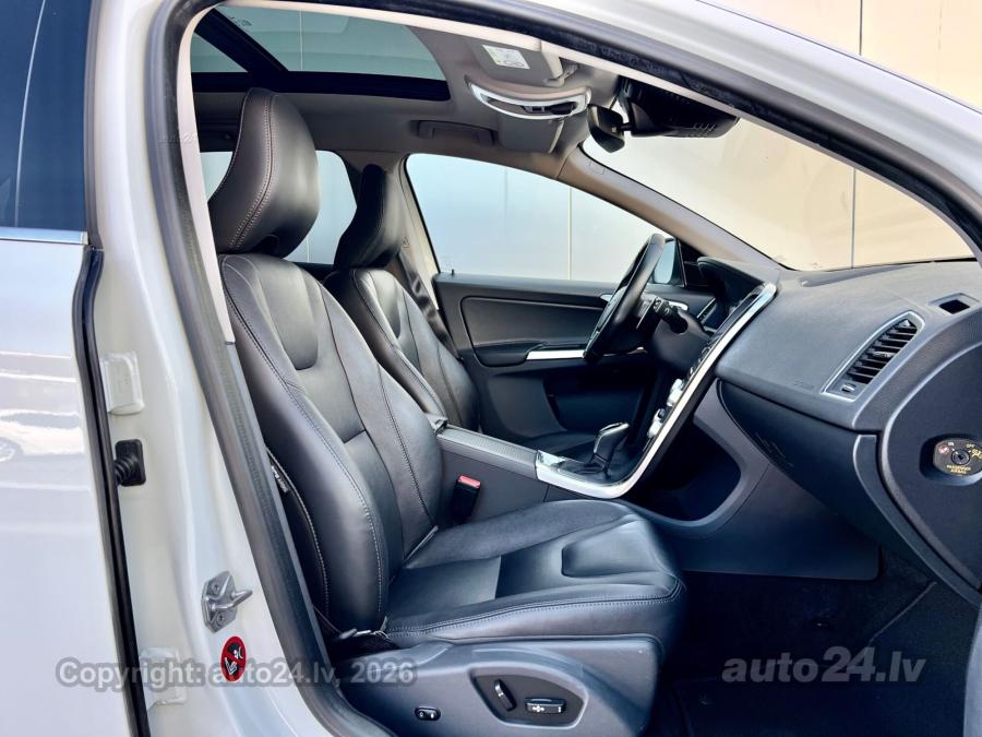 Balts Volvo XC60 2017 Tallina, ar dzinēja tilpumu 2.40 L un nobraukumu 210 tūkst. km par 16500 €, foto 13 vietnē AUTOMOTO.COM.LV