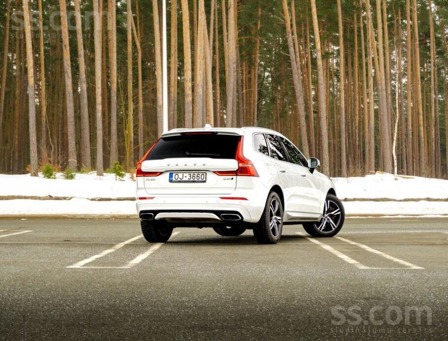 White Volvo XC60 2017 in Riga, with an engine capacity of 2.00 L and mileage of 244 thousand km for 18190 €, photo 6 on AUTOMOTO.COM.LV