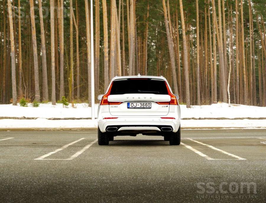 White Volvo XC60 2017 in Riga, with an engine capacity of 2.00 L and mileage of 244 thousand km for 18190 €, photo 7 on AUTOMOTO.COM.LV