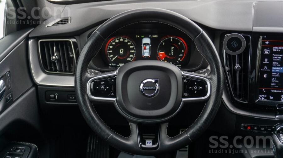 White Volvo XC60 2017 in Riga, with an engine capacity of 2.00 L and mileage of 244 thousand km for 18190 €, photo 14 on AUTOMOTO.COM.LV
