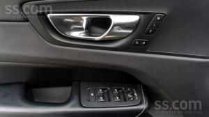 White Volvo XC60 2017 in Riga, with an engine capacity of 2.00 L and mileage of 244 thousand km for 18190 €, photo 27 on AUTOMOTO.COM.LV