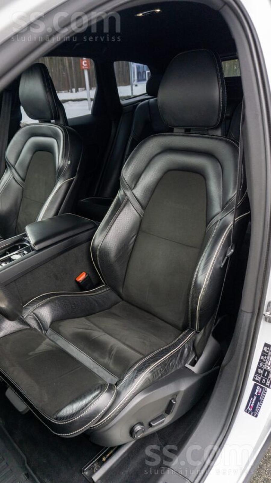 White Volvo XC60 2017 in Riga, with an engine capacity of 2.00 L and mileage of 244 thousand km for 18190 €, photo 29 on AUTOMOTO.COM.LV