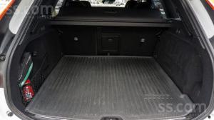 White Volvo XC60 2017 in Riga, with an engine capacity of 2.00 L and mileage of 244 thousand km for 18190 €, photo 32 on AUTOMOTO.COM.LV