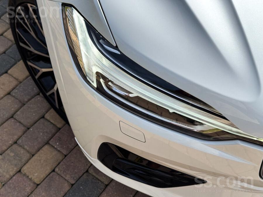 Balts Volvo XC60 2017 Rīga, ar dzinēja tilpumu 2.00 L un nobraukumu 99 tūkst. km par 24700 €, foto 9 vietnē AUTOMOTO.COM.LV