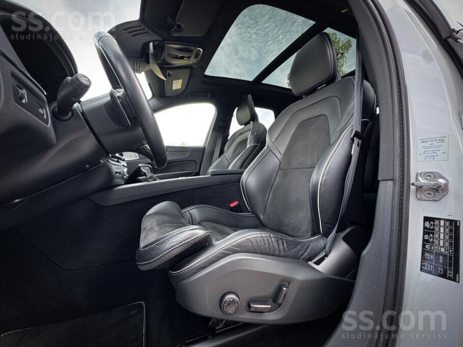 Balts Volvo XC60 2017 Rīga, ar dzinēja tilpumu 2.00 L un nobraukumu 99 tūkst. km par 24700 €, foto 19 vietnē AUTOMOTO.COM.LV
