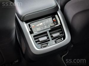Balts Volvo XC60 2017 Rīga, ar dzinēja tilpumu 2.00 L un nobraukumu 99 tūkst. km par 24700 €, foto 24 vietnē AUTOMOTO.COM.LV