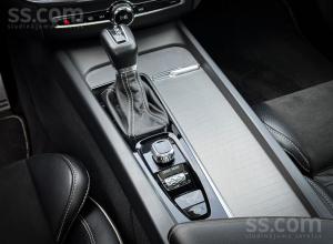 Balts Volvo XC60 2017 Rīga, ar dzinēja tilpumu 2.00 L un nobraukumu 99 tūkst. km par 24700 €, foto 34 vietnē AUTOMOTO.COM.LV