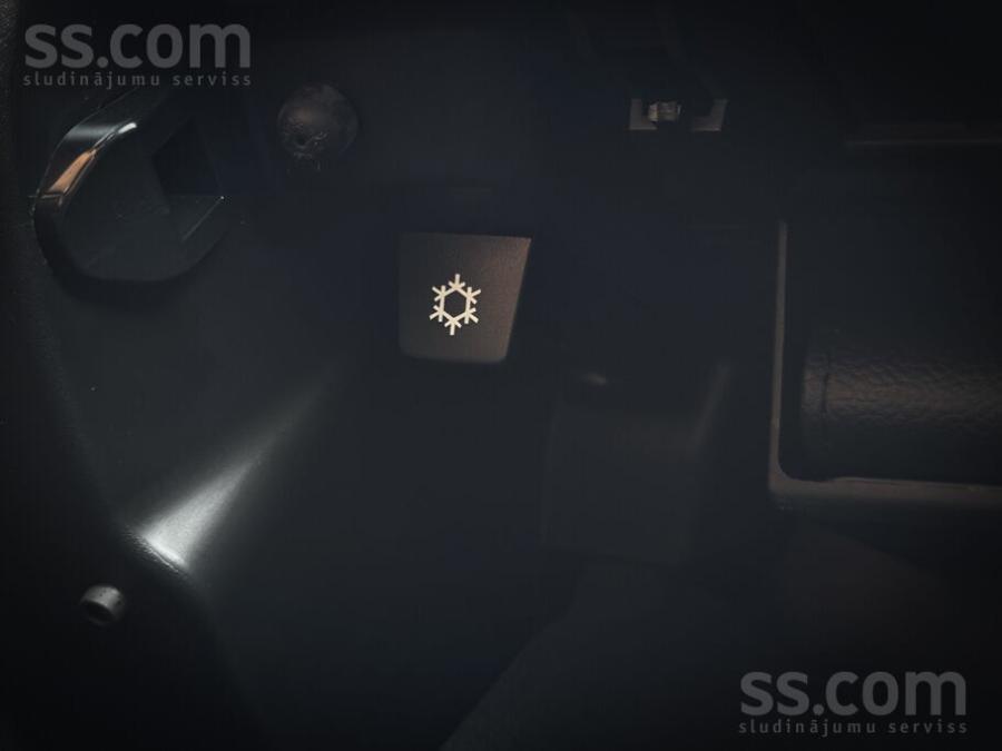 Balts Volvo XC60 2017 Rīga, ar dzinēja tilpumu 2.00 L un nobraukumu 99 tūkst. km par 24700 €, foto 36 vietnē AUTOMOTO.COM.LV