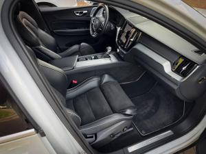 Balts Volvo XC60 2017 Rīga, ar dzinēja tilpumu 2.00 L un nobraukumu 99 tūkst. km par 23800 €, foto 17 vietnē AUTOMOTO.COM.LV