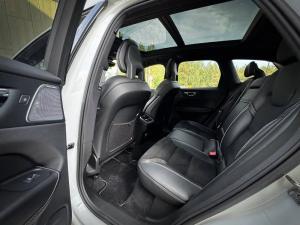 Balts Volvo XC60 2017 Rīga, ar dzinēja tilpumu 2.00 L un nobraukumu 99 tūkst. km par 23800 €, foto 20 vietnē AUTOMOTO.COM.LV