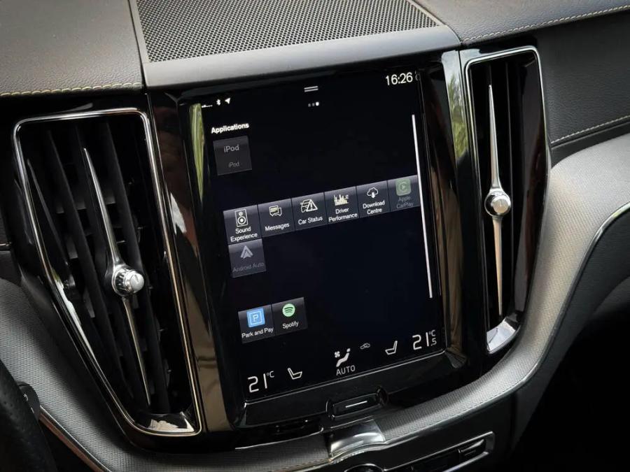 Balts Volvo XC60 2017 Rīga, ar dzinēja tilpumu 2.00 L un nobraukumu 99 tūkst. km par 23800 €, foto 40 vietnē AUTOMOTO.COM.LV