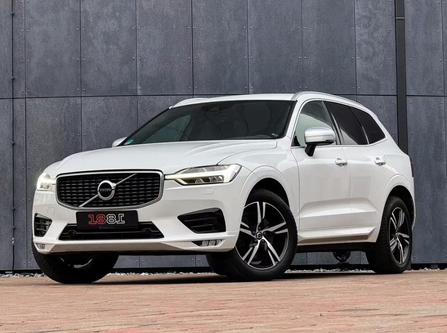 White Volvo XC60 2017 in Riga, with an engine capacity of 2.00 L and mileage of 137 thousand km for 24800 €, photo 1 on AUTOMOTO.COM.LV