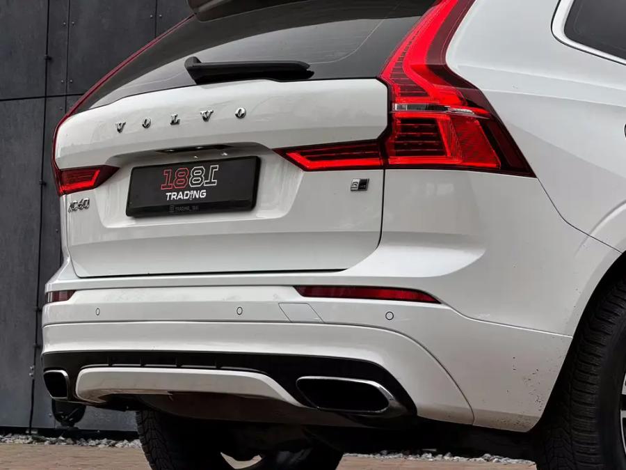 White Volvo XC60 2017 in Riga, with an engine capacity of 2.00 L and mileage of 137 thousand km for 24800 €, photo 5 on AUTOMOTO.COM.LV
