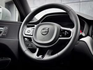 White Volvo XC60 2017 in Riga, with an engine capacity of 2.00 L and mileage of 137 thousand km for 24800 €, photo 13 on AUTOMOTO.COM.LV