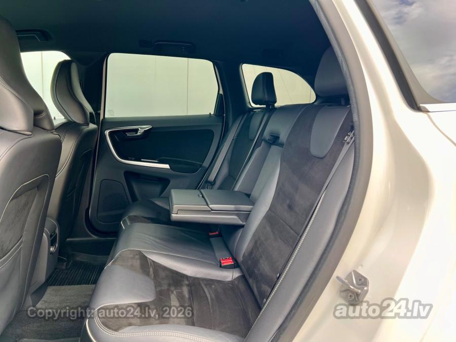 Balts Volvo XC60 2017 Tallina, ar dzinēja tilpumu 2.40 L un nobraukumu 0 tūkst. km par 16999 €, foto 11 vietnē AUTOMOTO.COM.LV