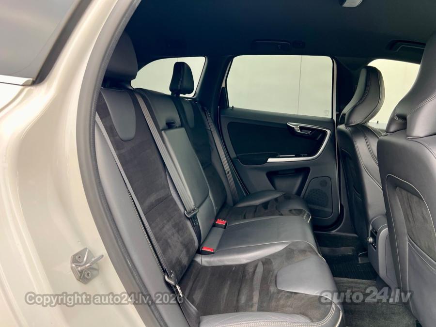 Balts Volvo XC60 2017 Tallina, ar dzinēja tilpumu 2.40 L un nobraukumu 0 tūkst. km par 16999 €, foto 15 vietnē AUTOMOTO.COM.LV