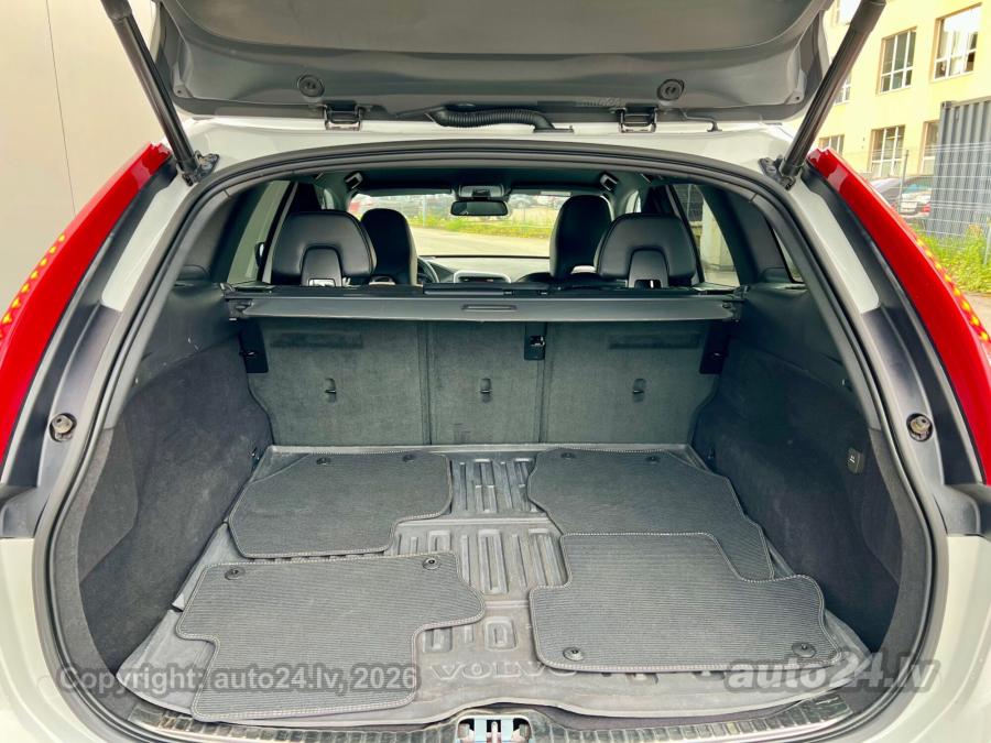 Balts Volvo XC60 2017 Tallina, ar dzinēja tilpumu 2.40 L un nobraukumu 0 tūkst. km par 16999 €, foto 23 vietnē AUTOMOTO.COM.LV
