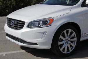 White Volvo XC60 2017 in Siauliai, with an engine capacity of 1.97 L and mileage of 238 thousand km for 13999 €, photo 5 on AUTOMOTO.COM.LV