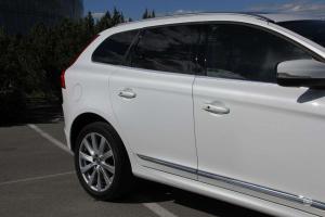 White Volvo XC60 2017 in Siauliai, with an engine capacity of 1.97 L and mileage of 238 thousand km for 13999 €, photo 7 on AUTOMOTO.COM.LV
