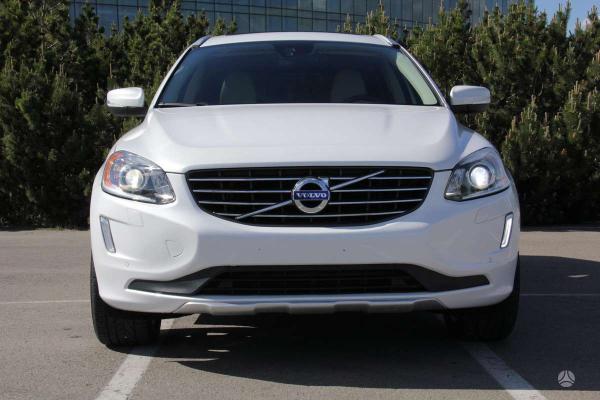 White Volvo XC60 2017 in Siauliai, with an engine capacity of 1.97 L and mileage of 238 thousand km for 13999 €, photo 8 on AUTOMOTO.COM.LV