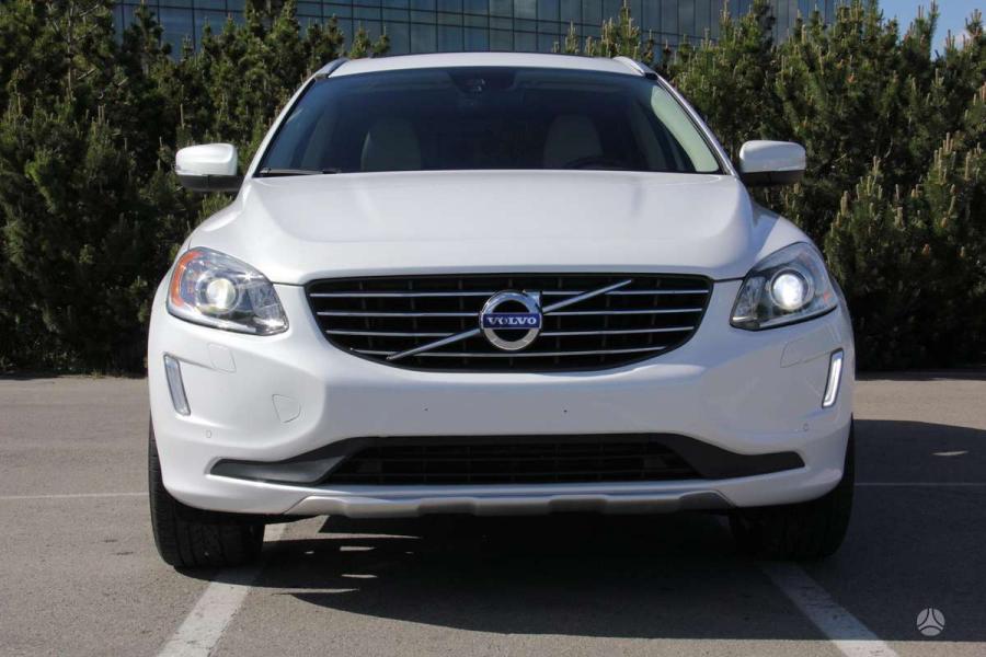 White Volvo XC60 2017 in Siauliai, with an engine capacity of 1.97 L and mileage of 238 thousand km for 13999 €, photo 9 on AUTOMOTO.COM.LV