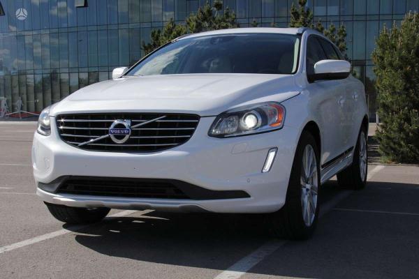 White Volvo XC60 2017 in Siauliai, with an engine capacity of 1.97 L and mileage of 238 thousand km for 13999 €, photo 9 on AUTOMOTO.COM.LV