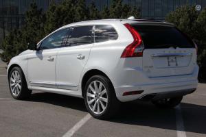 White Volvo XC60 2017 in Siauliai, with an engine capacity of 1.97 L and mileage of 238 thousand km for 13999 €, photo 11 on AUTOMOTO.COM.LV