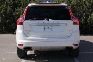 White Volvo XC60 2017 in Siauliai, with an engine capacity of 1.97 L and mileage of 238 thousand km for 13999 €, photo 13 on AUTOMOTO.COM.LV