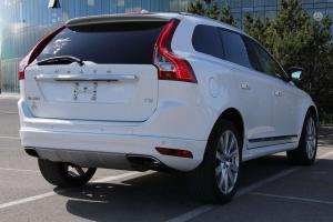 White Volvo XC60 2017 in Siauliai, with an engine capacity of 1.97 L and mileage of 238 thousand km for 13999 €, photo 14 on AUTOMOTO.COM.LV