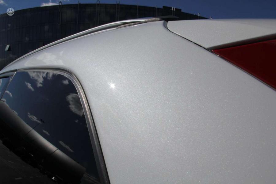 White Volvo XC60 2017 in Siauliai, with an engine capacity of 1.97 L and mileage of 238 thousand km for 13999 €, photo 16 on AUTOMOTO.COM.LV