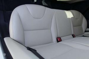 White Volvo XC60 2017 in Siauliai, with an engine capacity of 1.97 L and mileage of 238 thousand km for 13999 €, photo 29 on AUTOMOTO.COM.LV