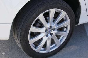 White Volvo XC60 2017 in Siauliai, with an engine capacity of 1.97 L and mileage of 238 thousand km for 13999 €, photo 33 on AUTOMOTO.COM.LV