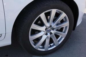 White Volvo XC60 2017 in Siauliai, with an engine capacity of 1.97 L and mileage of 238 thousand km for 13999 €, photo 34 on AUTOMOTO.COM.LV