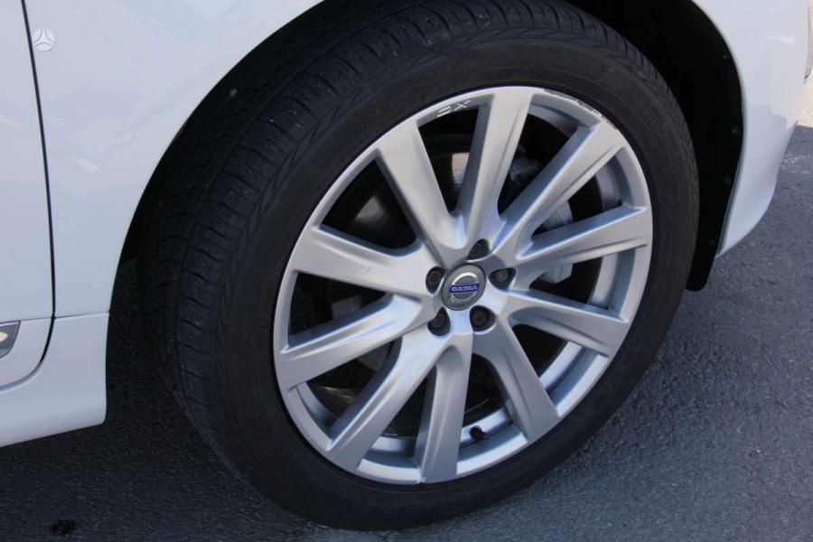 White Volvo XC60 2017 in Siauliai, with an engine capacity of 1.97 L and mileage of 238 thousand km for 13999 €, photo 34 on AUTOMOTO.COM.LV