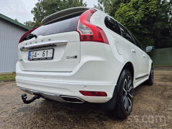 Balts Volvo XC60 2017 Rēzekne, ar dzinēja tilpumu 2.40 L un nobraukumu 277 tūkst. km par 16300 €, foto 4 vietnē AUTOMOTO.COM.LV