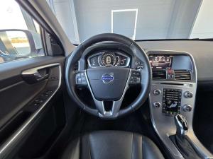 Balts Volvo XC60 2017 Viļņa, ar dzinēja tilpumu 2.40 L un nobraukumu 245 tūkst. km par 15700 €, foto 12 vietnē AUTOMOTO.COM.LV