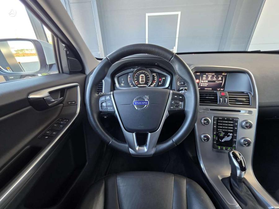 Balts Volvo XC60 2017 Viļņa, ar dzinēja tilpumu 2.40 L un nobraukumu 245 tūkst. km par 15700 €, foto 12 vietnē AUTOMOTO.COM.LV