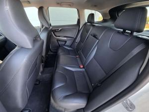 Balts Volvo XC60 2017 Viļņa, ar dzinēja tilpumu 2.40 L un nobraukumu 245 tūkst. km par 15700 €, foto 25 vietnē AUTOMOTO.COM.LV