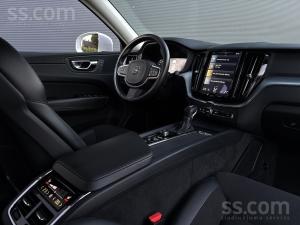 White Volvo XC60 2017 in Riga, with an engine capacity of 2.00 L and mileage of 271 thousand km for 17400 €, photo 12 on AUTOMOTO.COM.LV