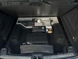 White Volvo XC60 2017 in Riga, with an engine capacity of 2.00 L and mileage of 271 thousand km for 17400 €, photo 26 on AUTOMOTO.COM.LV