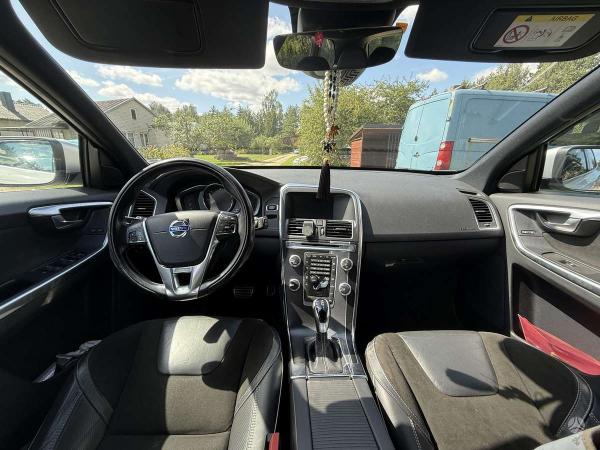 Volvo XC60 2017 Panevēža vietnē Balts Volvo XC60 2017 Panevēža, ar dzinēja tilpumu 1.97 L un nobraukumu 285 tūkst. km par 13500 €, foto 4 vietnē AUTOMOTO.COM.LV