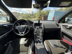 White Volvo XC60 2017 in Panevezys, with an engine capacity of 1.97 L and mileage of 285 thousand km for 13500 €, photo 4 on AUTOMOTO.COM.LV