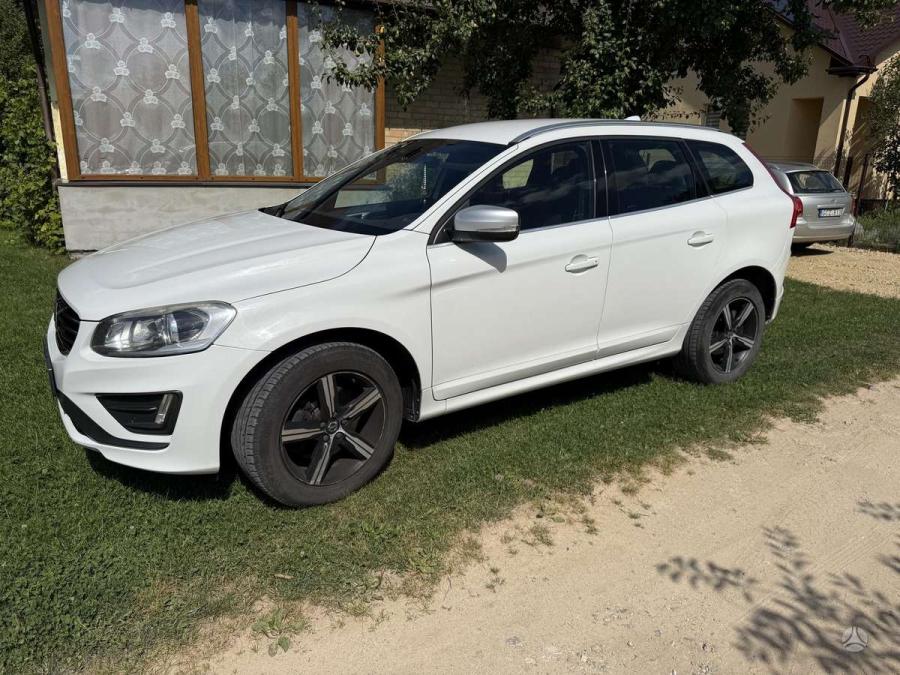 White Volvo XC60 2017 in Panevezys, with an engine capacity of 1.97 L and mileage of 285 thousand km for 13500 €, photo 5 on AUTOMOTO.COM.LV