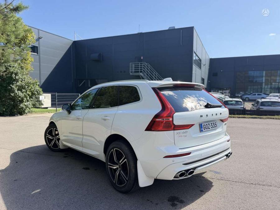 White Volvo XC60 2017 in Kaunas, with an engine capacity of 1.97 L and mileage of 260 thousand km for 17900 €, photo 8 on AUTOMOTO.COM.LV