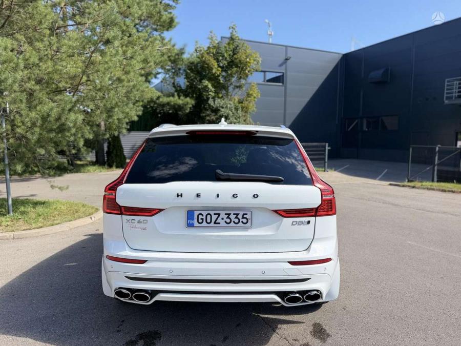 White Volvo XC60 2017 in Kaunas, with an engine capacity of 1.97 L and mileage of 260 thousand km for 17900 €, photo 9 on AUTOMOTO.COM.LV